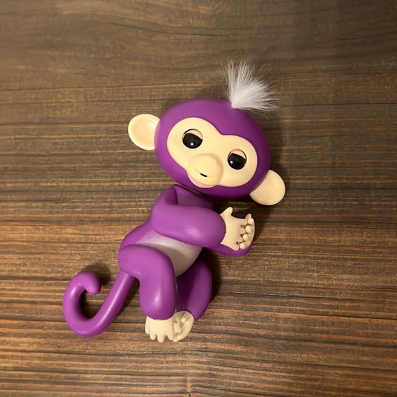 Toys | Fingerlings Interactive Baby Monkey Mia Purple With White Hair ...
